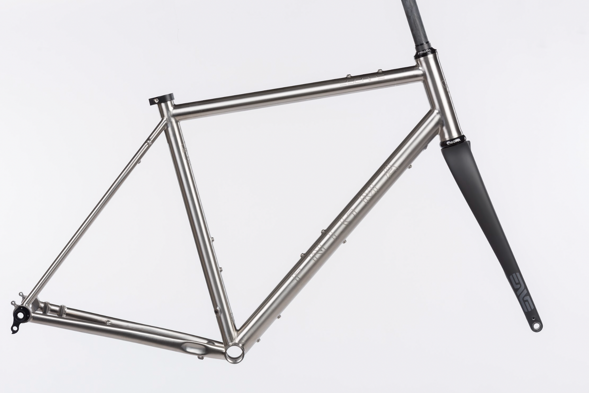 Enigma Escape Titanium Gravel Frameset – ProjektRide